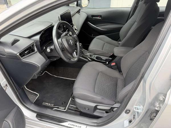 Grey Toyota Corolla 2022 in Vilnius, with an engine capacity of 1.80 L and mileage of 95 thousand km for 18900 €, photo 5 on AUTOMOTO.COM.LV