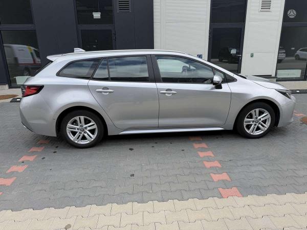 Grey Toyota Corolla 2022 in Vilnius, with an engine capacity of 1.80 L and mileage of 95 thousand km for 18900 €, photo 10 on AUTOMOTO.COM.LV