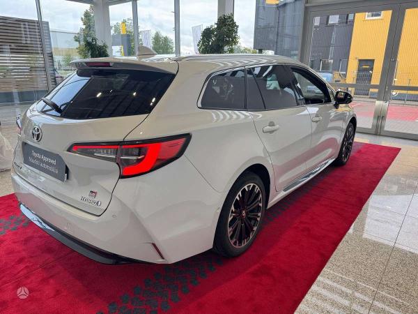 Grey Toyota Corolla 2022 in Siauliai, with an engine capacity of 1.80 L and mileage of 96 thousand km for 23900 €, photo 5 on AUTOMOTO.COM.LV