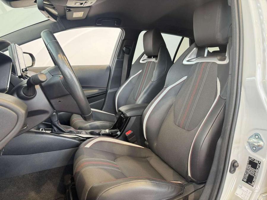 Pelēks Toyota Corolla 2022 Šauļi, ar dzinēja tilpumu 1.80 L un nobraukumu 96 tūkst. km par 23900 €, foto 13 vietnē AUTOMOTO.COM.LV