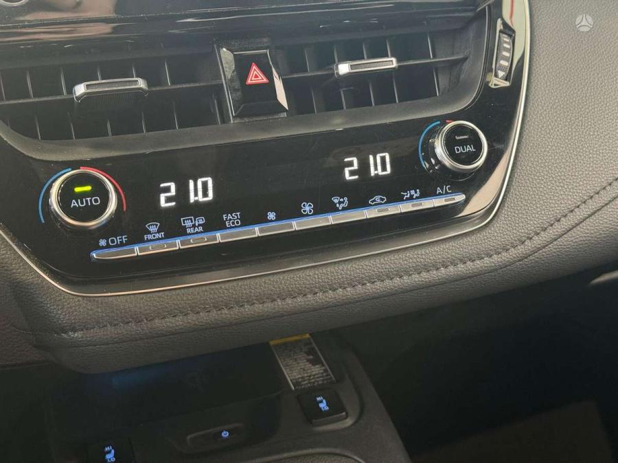 Pelēks Toyota Corolla 2022 Šauļi, ar dzinēja tilpumu 1.80 L un nobraukumu 96 tūkst. km par 23900 €, foto 19 vietnē AUTOMOTO.COM.LV