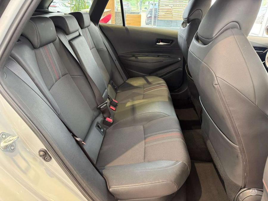Pelēks Toyota Corolla 2022 Šauļi, ar dzinēja tilpumu 1.80 L un nobraukumu 96 tūkst. km par 23900 €, foto 23 vietnē AUTOMOTO.COM.LV