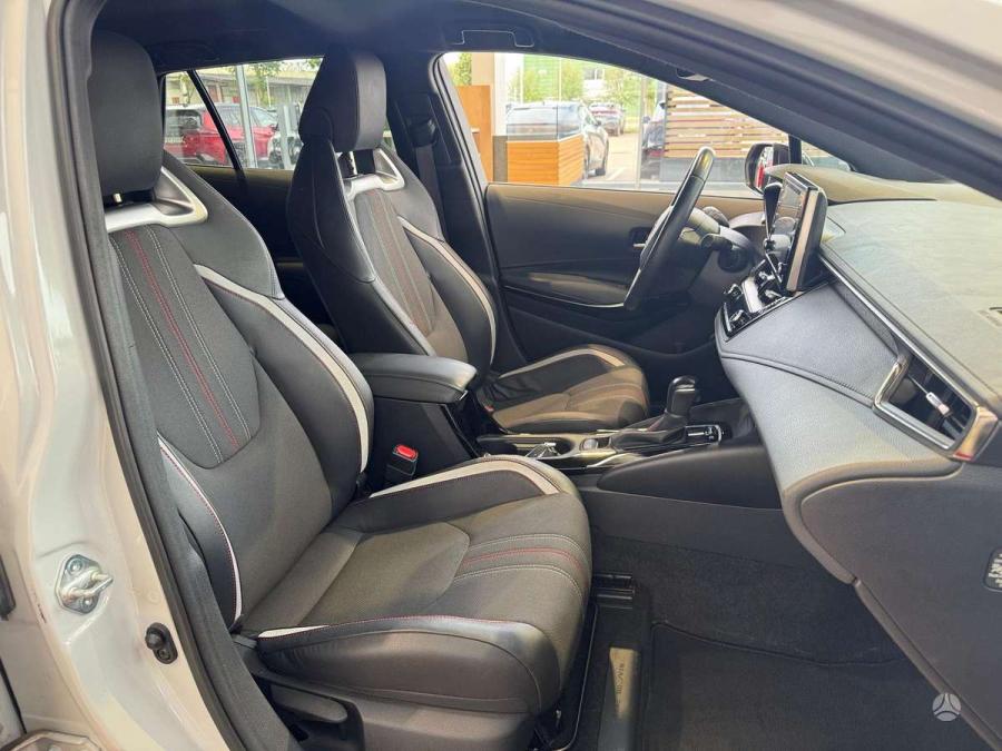 Pelēks Toyota Corolla 2022 Šauļi, ar dzinēja tilpumu 1.80 L un nobraukumu 96 tūkst. km par 23900 €, foto 24 vietnē AUTOMOTO.COM.LV