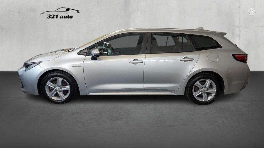Pelēks Toyota Corolla 2022 Kauņa, ar dzinēja tilpumu 1.80 L un nobraukumu 91 tūkst. km par 18750 €, foto 3 vietnē AUTOMOTO.COM.LV