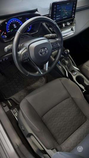 Pelēks Toyota Corolla 2022 Kauņa, ar dzinēja tilpumu 1.80 L un nobraukumu 91 tūkst. km par 18750 €, foto 10 vietnē AUTOMOTO.COM.LV