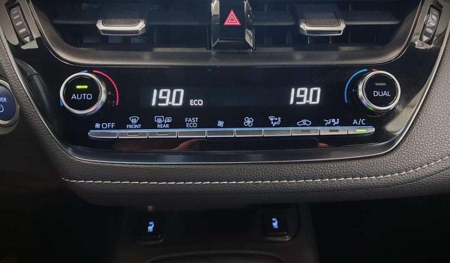 Pelēks Toyota Corolla 2022 Kauņa, ar dzinēja tilpumu 1.80 L un nobraukumu 91 tūkst. km par 18750 €, foto 24 vietnē AUTOMOTO.COM.LV