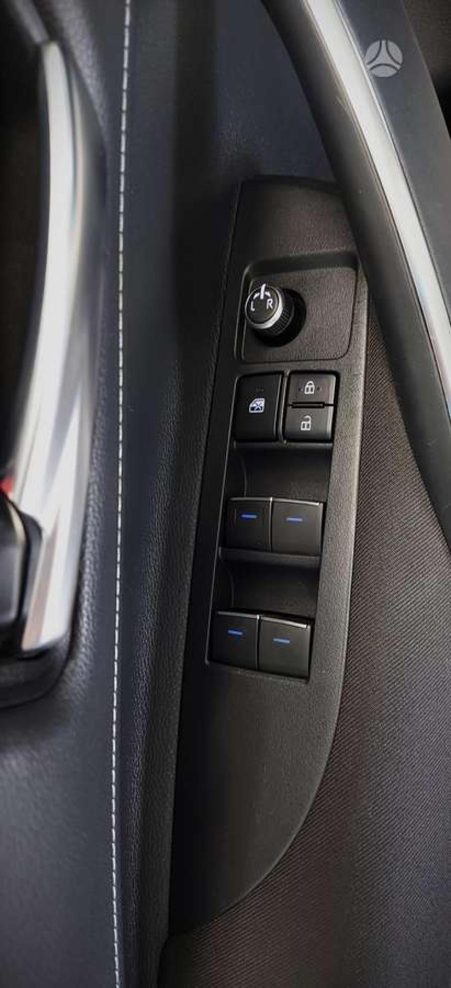 Pelēks Toyota Corolla 2022 Kauņa, ar dzinēja tilpumu 1.80 L un nobraukumu 91 tūkst. km par 18750 €, foto 27 vietnē AUTOMOTO.COM.LV