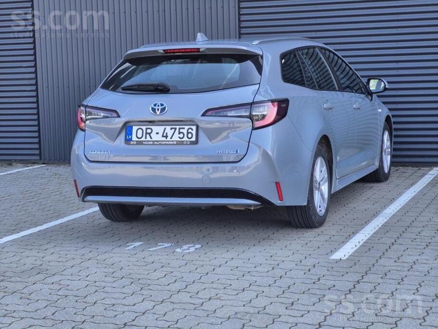 Pelēks Toyota Corolla 2022 Rīga, ar dzinēja tilpumu 1.80 L un nobraukumu 103 tūkst. km par 17750 €, foto 5 vietnē AUTOMOTO.COM.LV