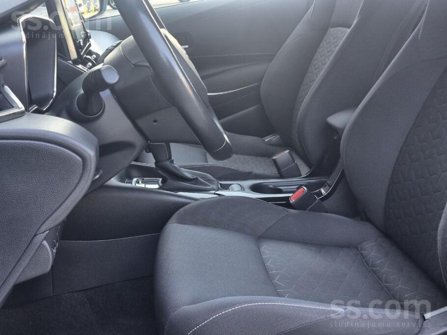 Pelēks Toyota Corolla 2022 Rīga, ar dzinēja tilpumu 1.80 L un nobraukumu 103 tūkst. km par 17750 €, foto 8 vietnē AUTOMOTO.COM.LV