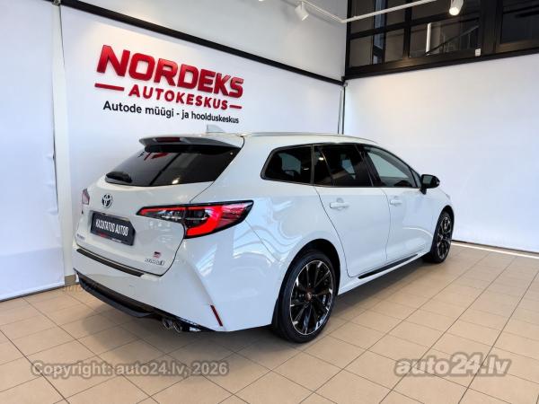Grey Toyota Corolla 2022 in Tallinn, with an engine capacity of 2.00 L and mileage of 54 thousand km for 22990 €, photo 3 on AUTOMOTO.COM.LV