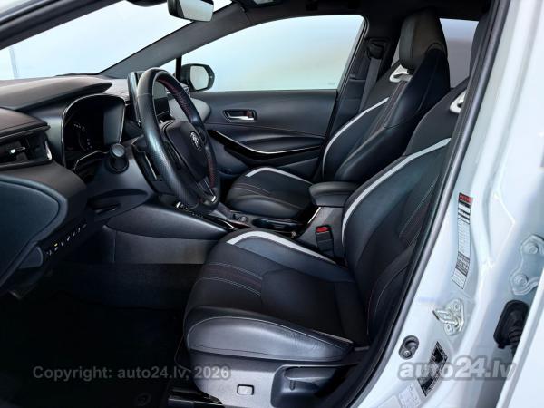 Grey Toyota Corolla 2022 in Tallinn, with an engine capacity of 2.00 L and mileage of 54 thousand km for 22990 €, photo 8 on AUTOMOTO.COM.LV