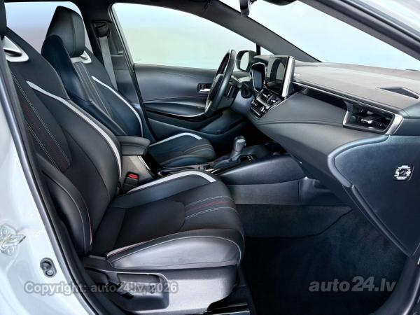 Grey Toyota Corolla 2022 in Tallinn, with an engine capacity of 2.00 L and mileage of 54 thousand km for 22990 €, photo 9 on AUTOMOTO.COM.LV