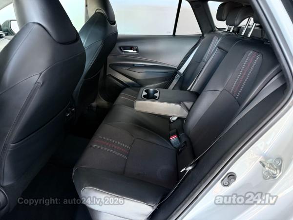 Grey Toyota Corolla 2022 in Tallinn, with an engine capacity of 2.00 L and mileage of 54 thousand km for 22990 €, photo 10 on AUTOMOTO.COM.LV