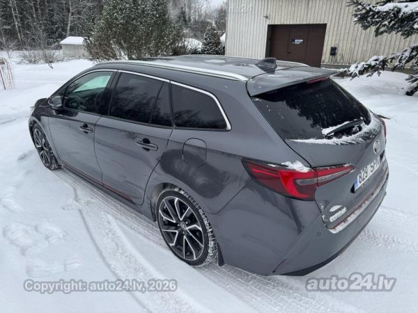 Grey Toyota Corolla 2023 in Tallinn, with an engine capacity of 2.00 L and mileage of 26 thousand km for 32500 €, photo 4 on AUTOMOTO.COM.LV