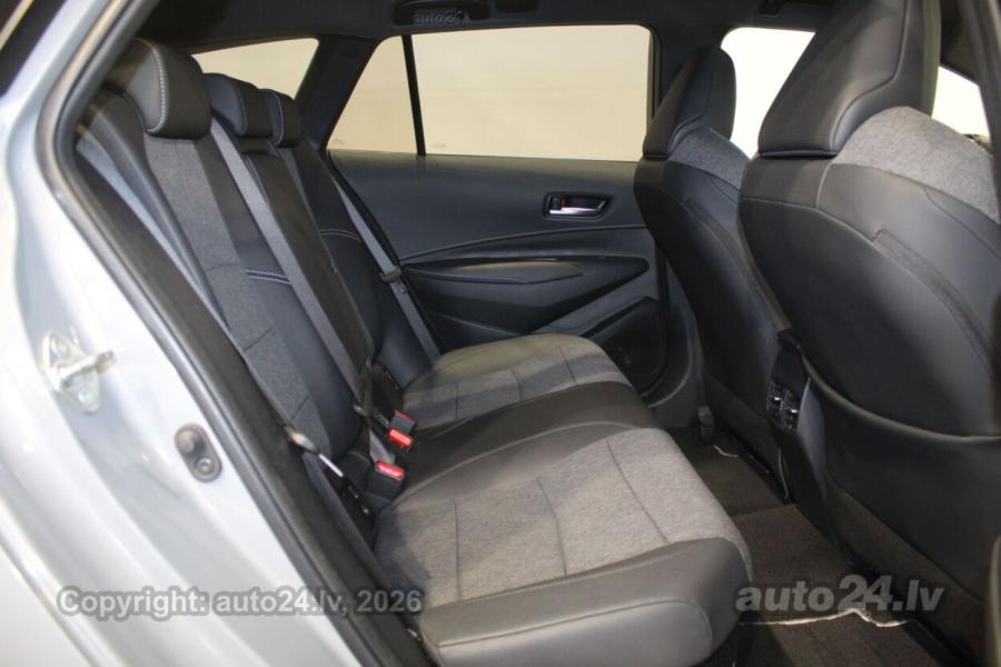 Grey Toyota Corolla 2023 in Tallinn, with an engine capacity of 1.80 L and mileage of 86 thousand km for 21990 €, photo 7 on AUTOMOTO.COM.LV
