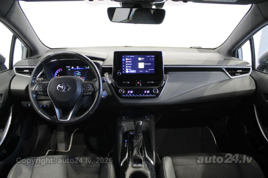 Grey Toyota Corolla 2023 in Tallinn, with an engine capacity of 1.80 L and mileage of 86 thousand km for 21990 €, photo 8 on AUTOMOTO.COM.LV