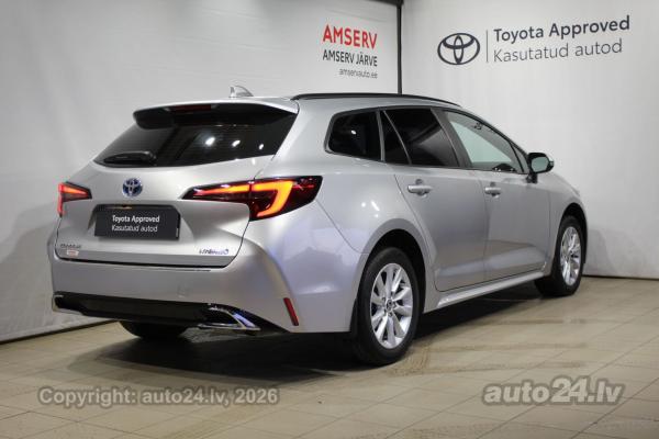 Pelēks Toyota Corolla 2023 Tallina, ar dzinēja tilpumu 1.80 L un nobraukumu 74 tūkst. km par 22490 €, foto 2 vietnē AUTOMOTO.COM.LV