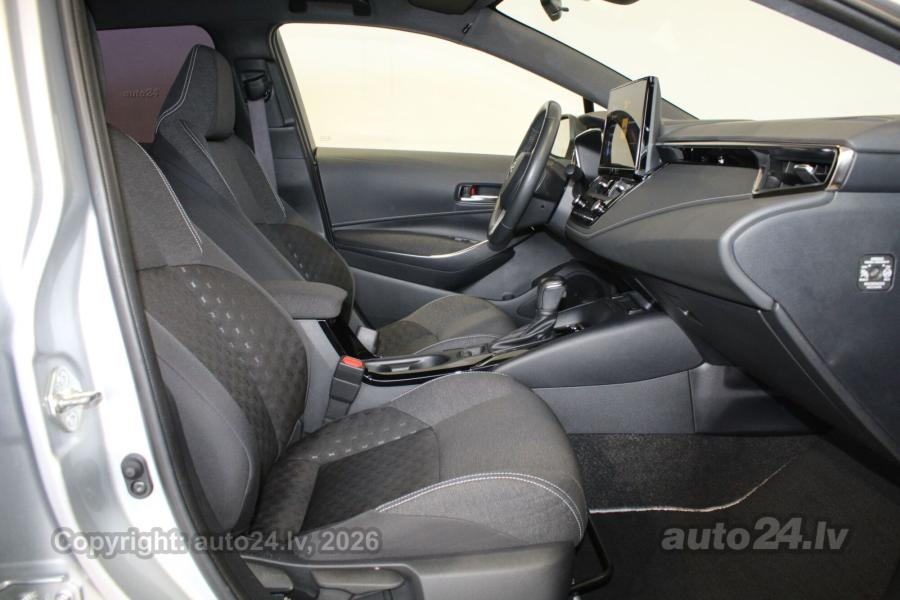 Pelēks Toyota Corolla 2023 Tallina, ar dzinēja tilpumu 1.80 L un nobraukumu 54 tūkst. km par 22690 €, foto 7 vietnē AUTOMOTO.COM.LV