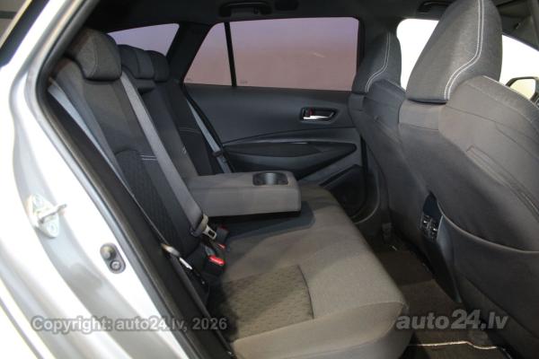 Pelēks Toyota Corolla 2023 Tallina, ar dzinēja tilpumu 1.80 L un nobraukumu 54 tūkst. km par 22690 €, foto 7 vietnē AUTOMOTO.COM.LV