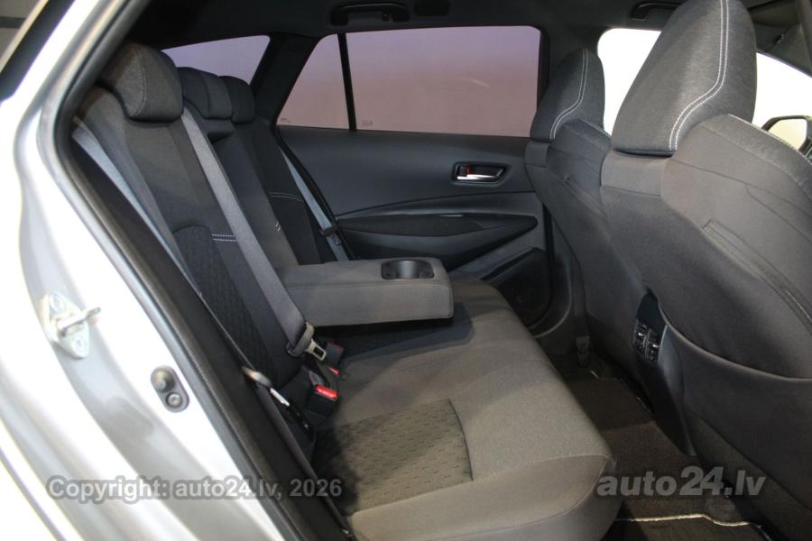 Pelēks Toyota Corolla 2023 Tallina, ar dzinēja tilpumu 1.80 L un nobraukumu 54 tūkst. km par 22690 €, foto 8 vietnē AUTOMOTO.COM.LV