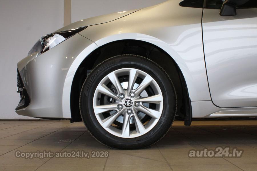 Pelēks Toyota Corolla 2023 Tallina, ar dzinēja tilpumu 1.80 L un nobraukumu 54 tūkst. km par 22690 €, foto 15 vietnē AUTOMOTO.COM.LV