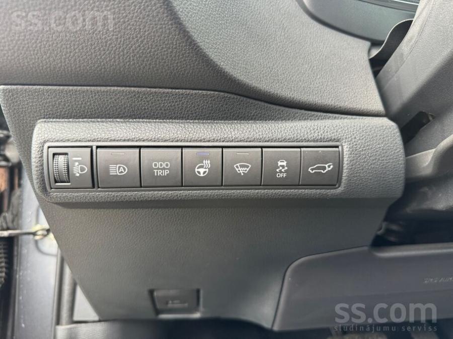 Pelēks Toyota Corolla 2023 Rīga, ar dzinēja tilpumu 1.80 L un nobraukumu 37 tūkst. km par 24900 €, foto 13 vietnē AUTOMOTO.COM.LV