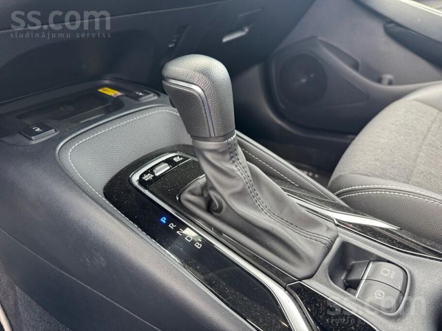 Pelēks Toyota Corolla 2023 Rīga, ar dzinēja tilpumu 1.80 L un nobraukumu 37 tūkst. km par 24900 €, foto 17 vietnē AUTOMOTO.COM.LV