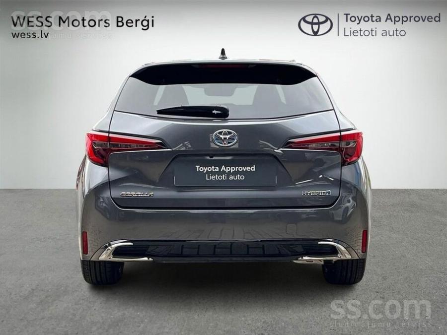 Pelēks Toyota Corolla 2023 Rīga, ar dzinēja tilpumu 1.80 L un nobraukumu 10 tūkst. km par 26990 €, foto 5 vietnē AUTOMOTO.COM.LV