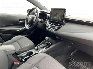 Pelēks Toyota Corolla 2023 Rīga, ar dzinēja tilpumu 1.80 L un nobraukumu 10 tūkst. km par 26990 €, foto 7 vietnē AUTOMOTO.COM.LV