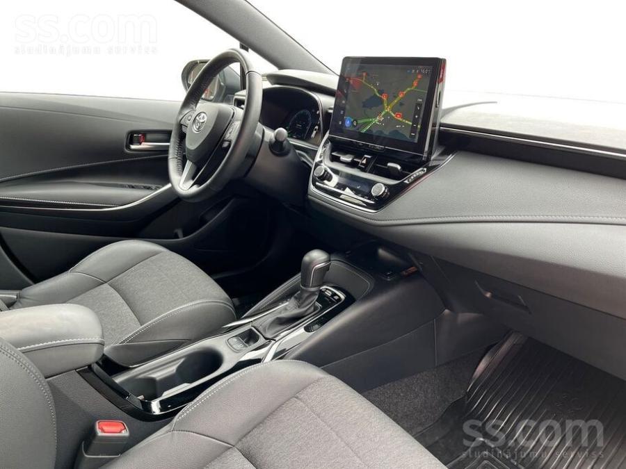 Pelēks Toyota Corolla 2023 Rīga, ar dzinēja tilpumu 1.80 L un nobraukumu 10 tūkst. km par 26990 €, foto 7 vietnē AUTOMOTO.COM.LV