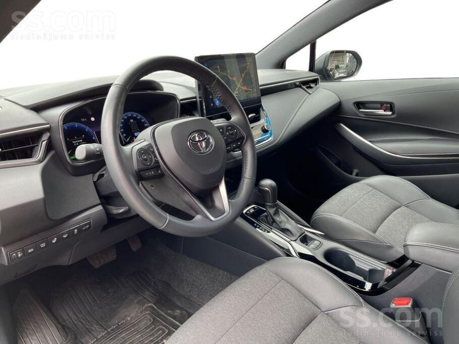 Pelēks Toyota Corolla 2023 Rīga, ar dzinēja tilpumu 1.80 L un nobraukumu 10 tūkst. km par 26990 €, foto 12 vietnē AUTOMOTO.COM.LV