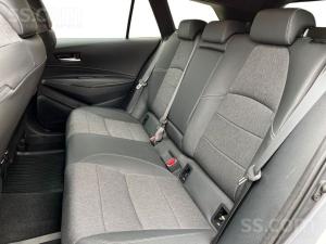 Pelēks Toyota Corolla 2023 Rīga, ar dzinēja tilpumu 1.80 L un nobraukumu 10 tūkst. km par 26990 €, foto 16 vietnē AUTOMOTO.COM.LV