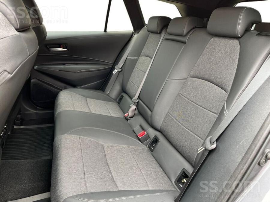 Pelēks Toyota Corolla 2023 Rīga, ar dzinēja tilpumu 1.80 L un nobraukumu 10 tūkst. km par 26990 €, foto 16 vietnē AUTOMOTO.COM.LV