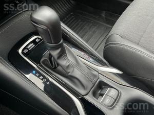 Pelēks Toyota Corolla 2023 Rīga, ar dzinēja tilpumu 1.80 L un nobraukumu 10 tūkst. km par 26990 €, foto 18 vietnē AUTOMOTO.COM.LV