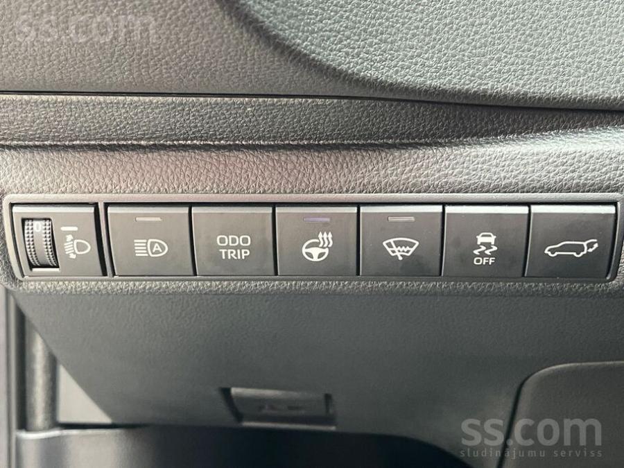 Pelēks Toyota Corolla 2023 Rīga, ar dzinēja tilpumu 1.80 L un nobraukumu 10 tūkst. km par 26990 €, foto 19 vietnē AUTOMOTO.COM.LV