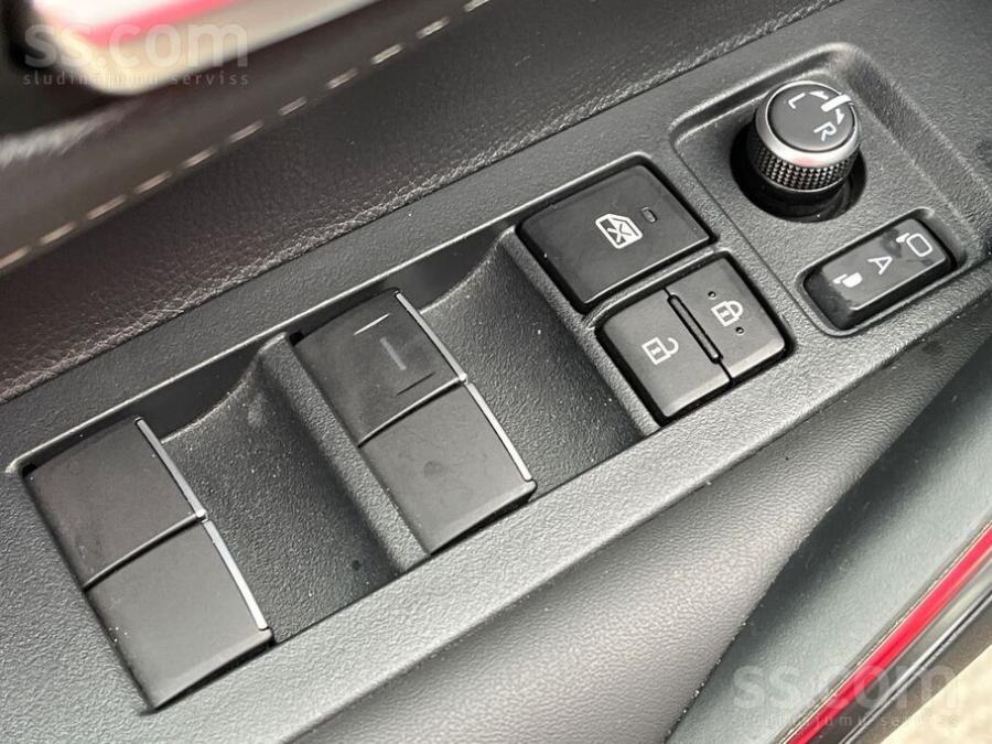 Pelēks Toyota Corolla 2023 Rīga, ar dzinēja tilpumu 1.80 L un nobraukumu 10 tūkst. km par 26990 €, foto 24 vietnē AUTOMOTO.COM.LV