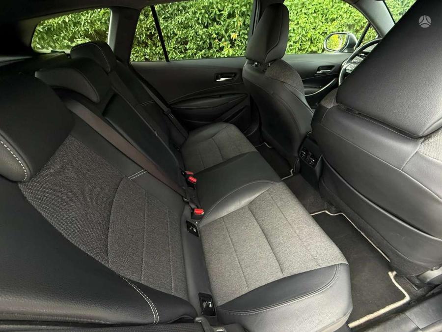 Grey Toyota Corolla 2023 in Vilnius, with an engine capacity of 2.00 L and mileage of 81 thousand km for 22250 €, photo 15 on AUTOMOTO.COM.LV