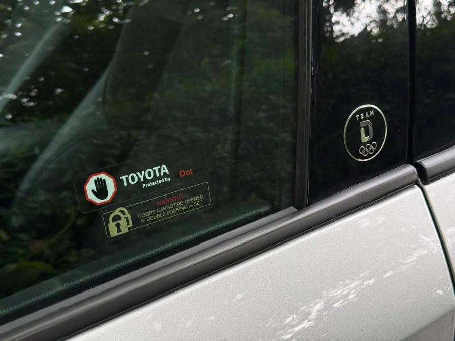 Grey Toyota Corolla 2023 in Vilnius, with an engine capacity of 2.00 L and mileage of 81 thousand km for 22250 €, photo 23 on AUTOMOTO.COM.LV