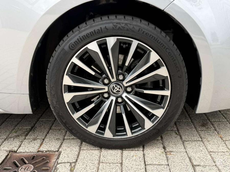 Grey Toyota Corolla 2023 in Vilnius, with an engine capacity of 2.00 L and mileage of 81 thousand km for 22250 €, photo 24 on AUTOMOTO.COM.LV