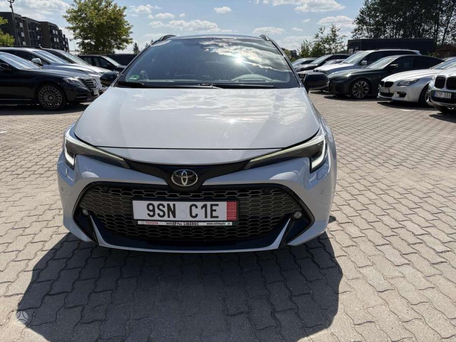 Серый Тойота Королла 2023 в Вильнюс, объемом двигателя 1.99 л и пробегом 180 тыс. км за 19900 €, фото 3 на AUTOMOTO.COM.LV