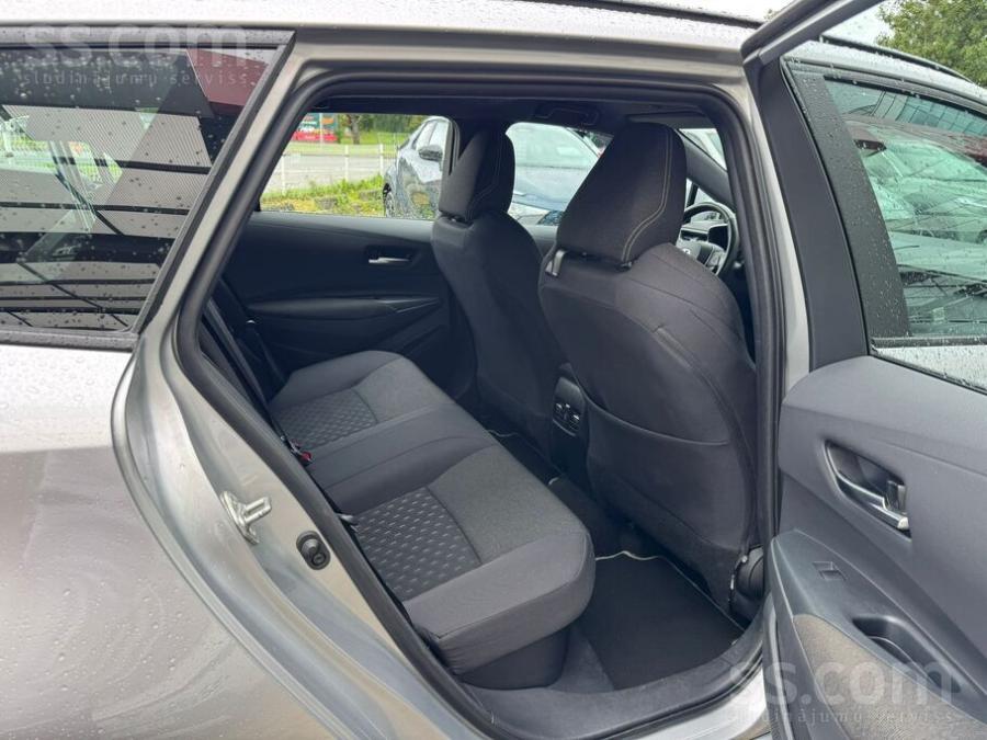Grey Toyota Corolla 2023 in Riga, with an engine capacity of 1.80 L and mileage of 78 thousand km for 19850 €, photo 9 on AUTOMOTO.COM.LV