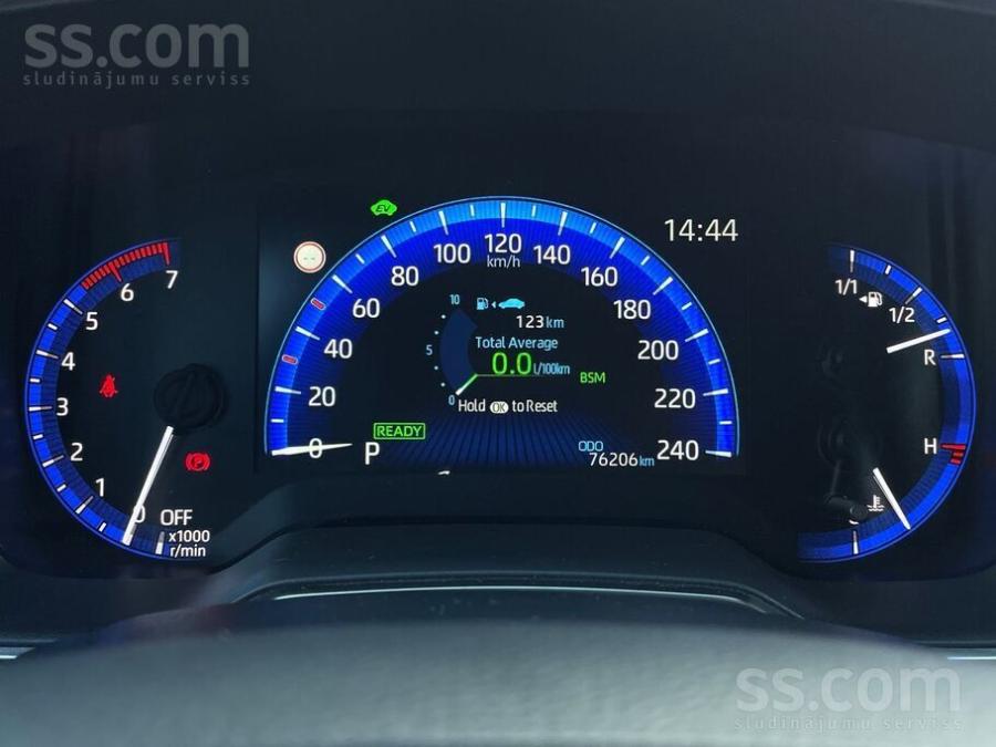 Pelēks Toyota Corolla 2023 Rīga, ar dzinēja tilpumu 1.80 L un nobraukumu 76 tūkst. km par 26590 €, foto 14 vietnē AUTOMOTO.COM.LV