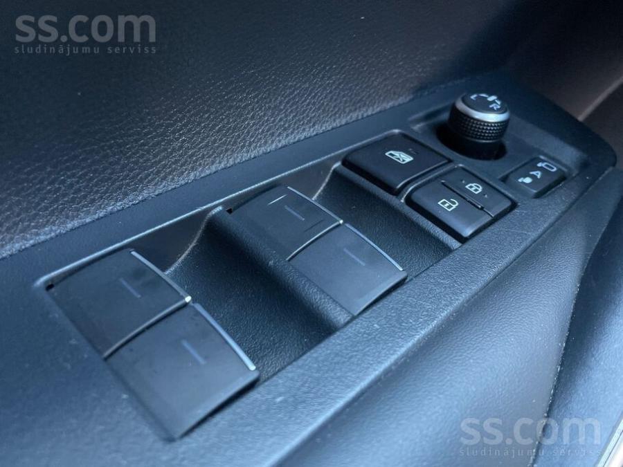 Pelēks Toyota Corolla 2023 Rīga, ar dzinēja tilpumu 1.80 L un nobraukumu 76 tūkst. km par 26590 €, foto 24 vietnē AUTOMOTO.COM.LV