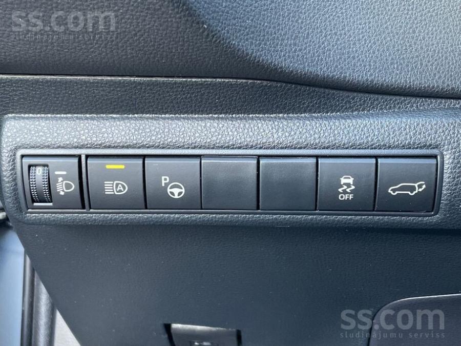 Pelēks Toyota Corolla 2023 Rīga, ar dzinēja tilpumu 1.80 L un nobraukumu 76 tūkst. km par 26590 €, foto 25 vietnē AUTOMOTO.COM.LV