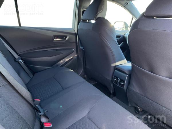Pelēks Toyota Corolla 2023 Rīga, ar dzinēja tilpumu 1.80 L un nobraukumu 57 tūkst. km par 20990 €, foto 8 vietnē AUTOMOTO.COM.LV