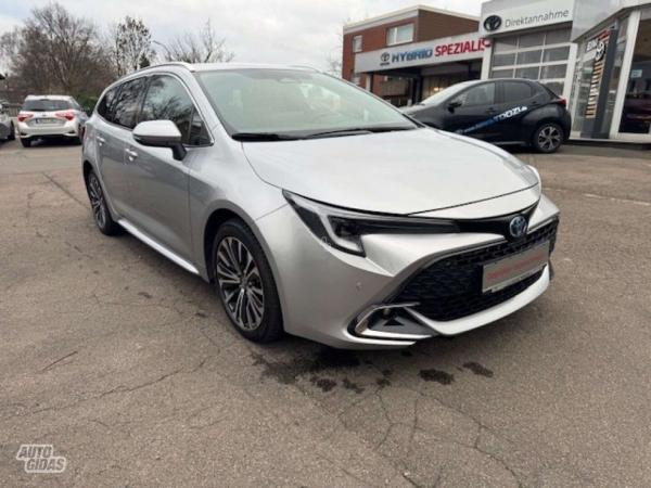 Pelēks Toyota Corolla 2024 Kauņa, ar dzinēja tilpumu 1.80 L un nobraukumu 24 tūkst. km par 30527 €, foto 1 vietnē AUTOMOTO.COM.LV