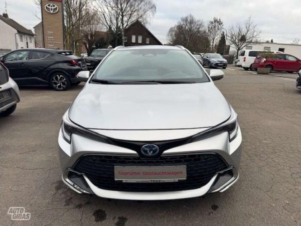 Pelēks Toyota Corolla 2024 Kauņa, ar dzinēja tilpumu 1.80 L un nobraukumu 24 tūkst. km par 30527 €, foto 2 vietnē AUTOMOTO.COM.LV