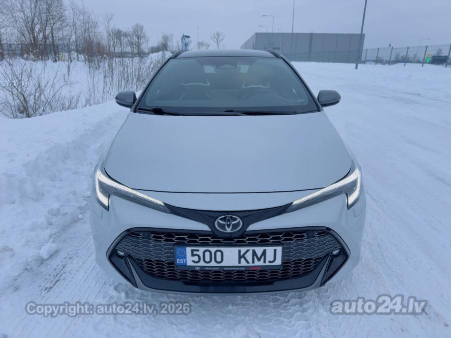 Grey Toyota Corolla 2024 in Tallinn, with an engine capacity of 2.00 L and mileage of 20 thousand km for 30500 €, photo 3 on AUTOMOTO.COM.LV