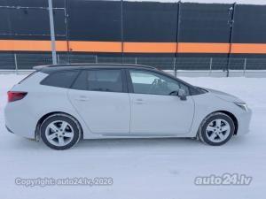 Grey Toyota Corolla 2024 in Tallinn, with an engine capacity of 2.00 L and mileage of 20 thousand km for 30500 €, photo 4 on AUTOMOTO.COM.LV