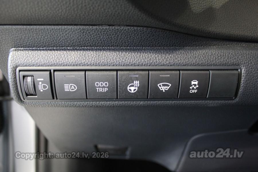 Pelēks Toyota Corolla 2024 Tallina, ar dzinēja tilpumu 1.80 L un nobraukumu 51 tūkst. km par 24990 €, foto 17 vietnē AUTOMOTO.COM.LV